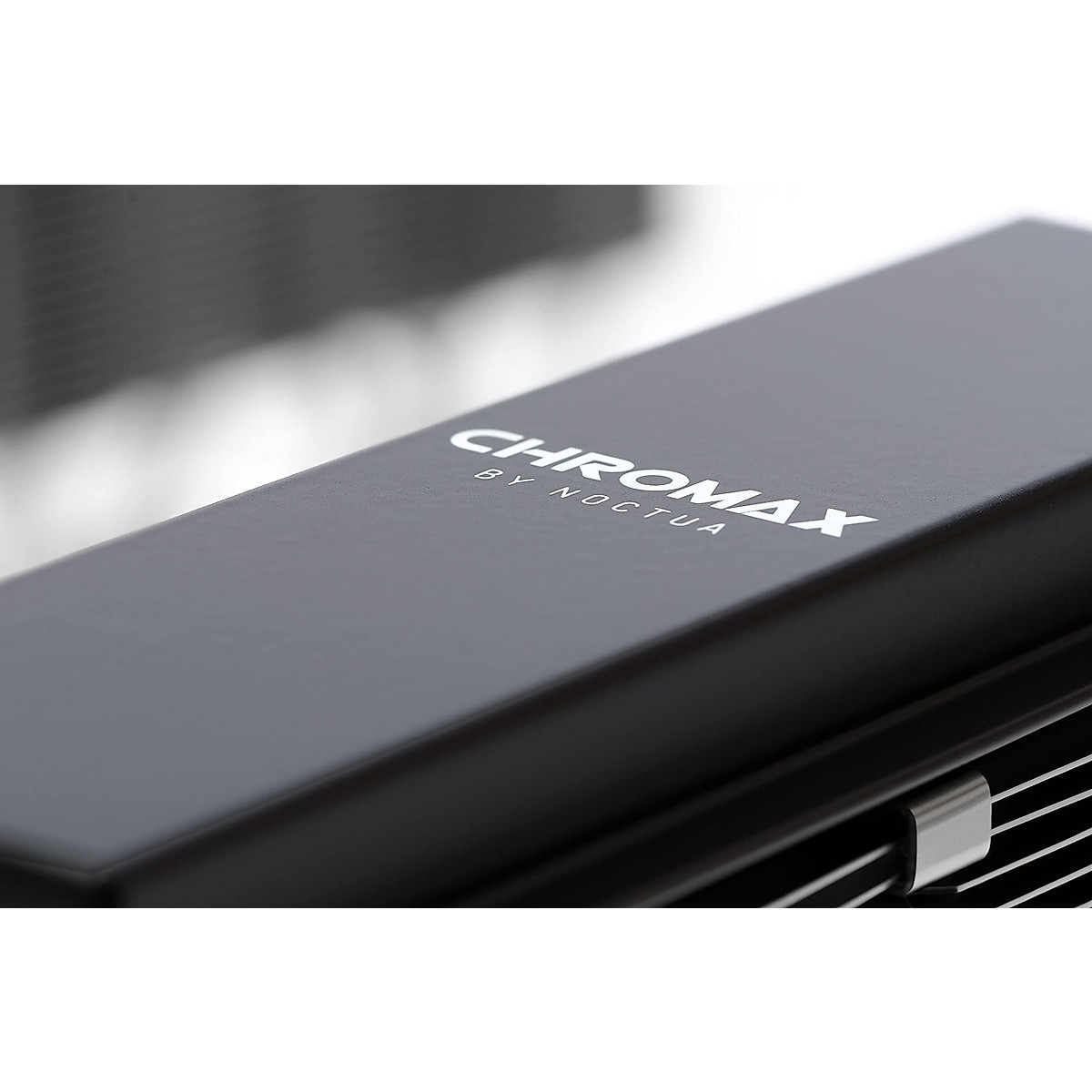 Noctua NH-U12S chromax.Black CPU Cooler with NA-HC2 chromax.Black heatsink Cover