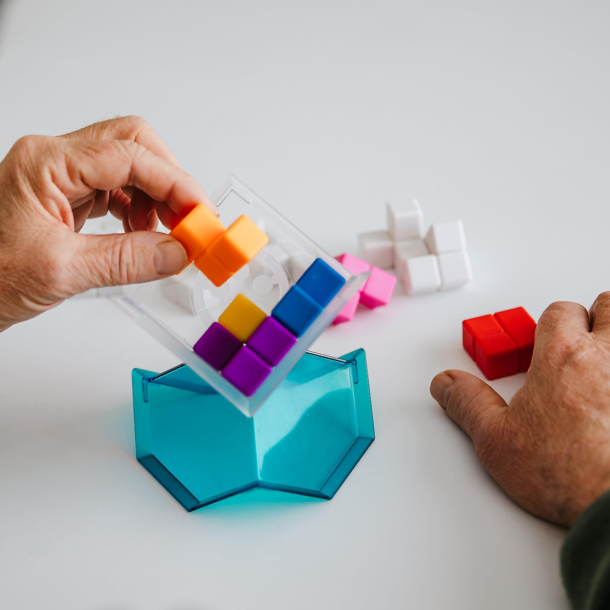 SmartGames Cubiq 3D Cube Building Game for 1 or 2 Players Ages 7 - Adult