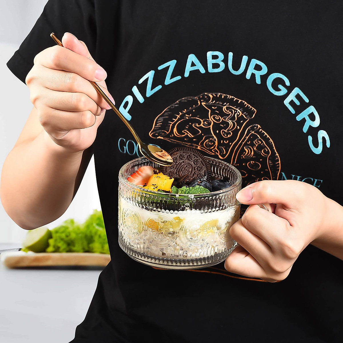 TIMIFTE Vintage Coffee Mugs Set of 4 Embossed Tea Cups, Overnight Oats Containers with Bamboo Lids and Spoons, 14oz Glass Coffee Cups for Cappuccino, Latte, Cereal, Yogurt, Beverage, Clear