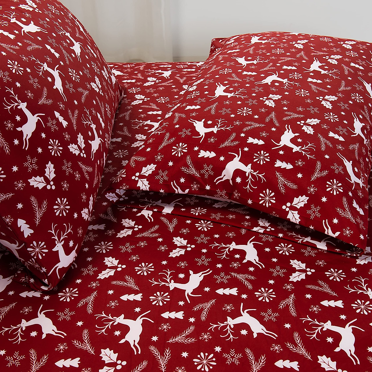 Elegant Comfort Luxury Soft Bed Sheets Holiday Pattern 1500 Premium Hotel Quality Microfiber - Softness Wrinkle and Fade Resistant (6-Piece) Bedding Set, Queen, Burgundy Reindeer