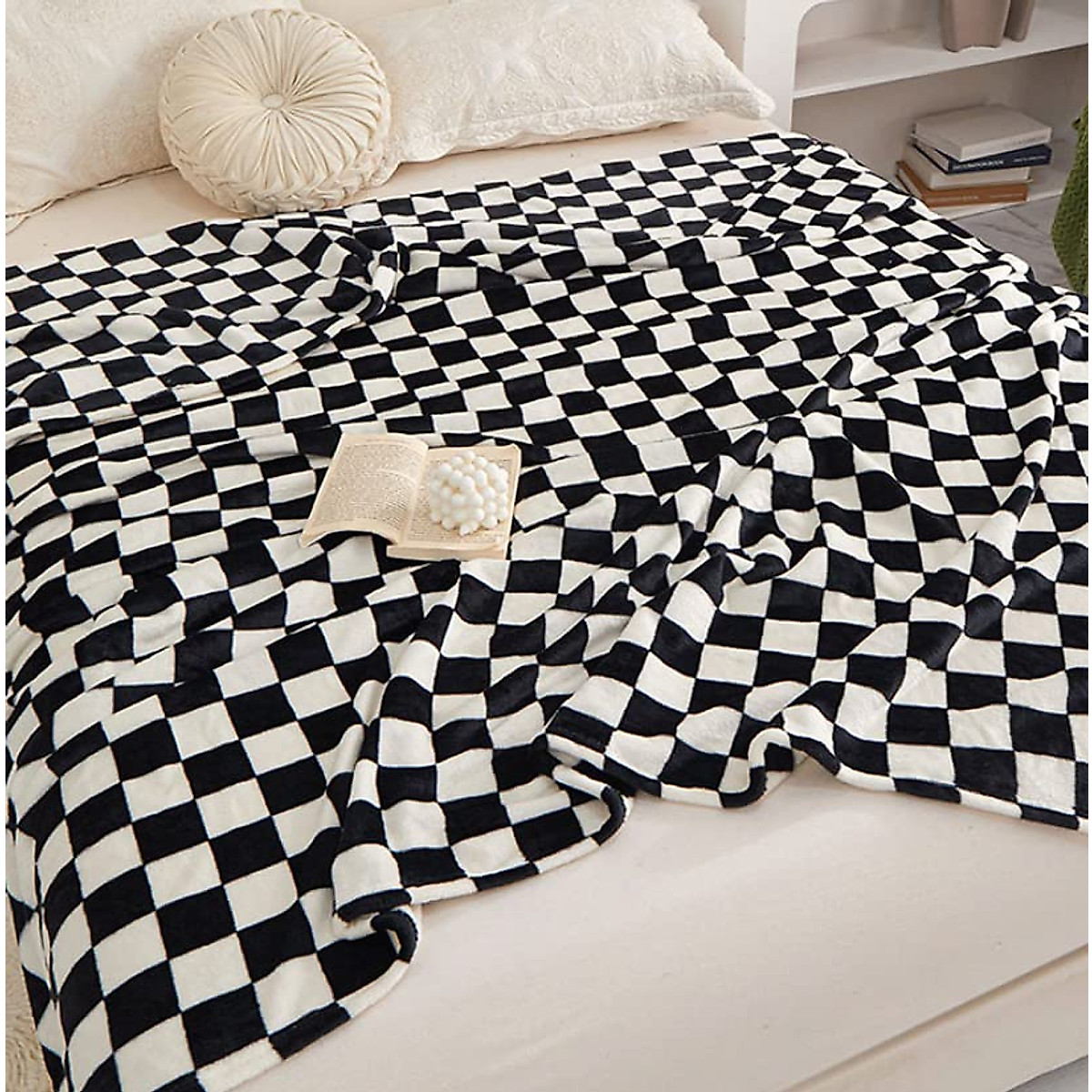 Buffalo Plaid Throw Blanket Flannel Checkerboard Grid Pattern No Pilling Luxury Plush Cozy Flannel Blanket Suitable for Bed Couch Chair (Black, 60”x78”)