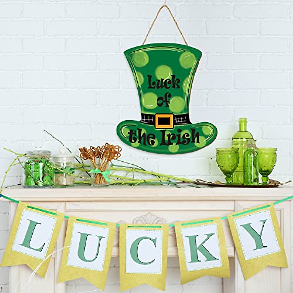 Whaline St. Patrick's Day Wooden Hanging Sign Leprechaun Hat Irish Door Decoration Green St. Patrick's Day Hat Welcome Sign for Irish Holiday Home Indoor Outdoor Farmhouse Window