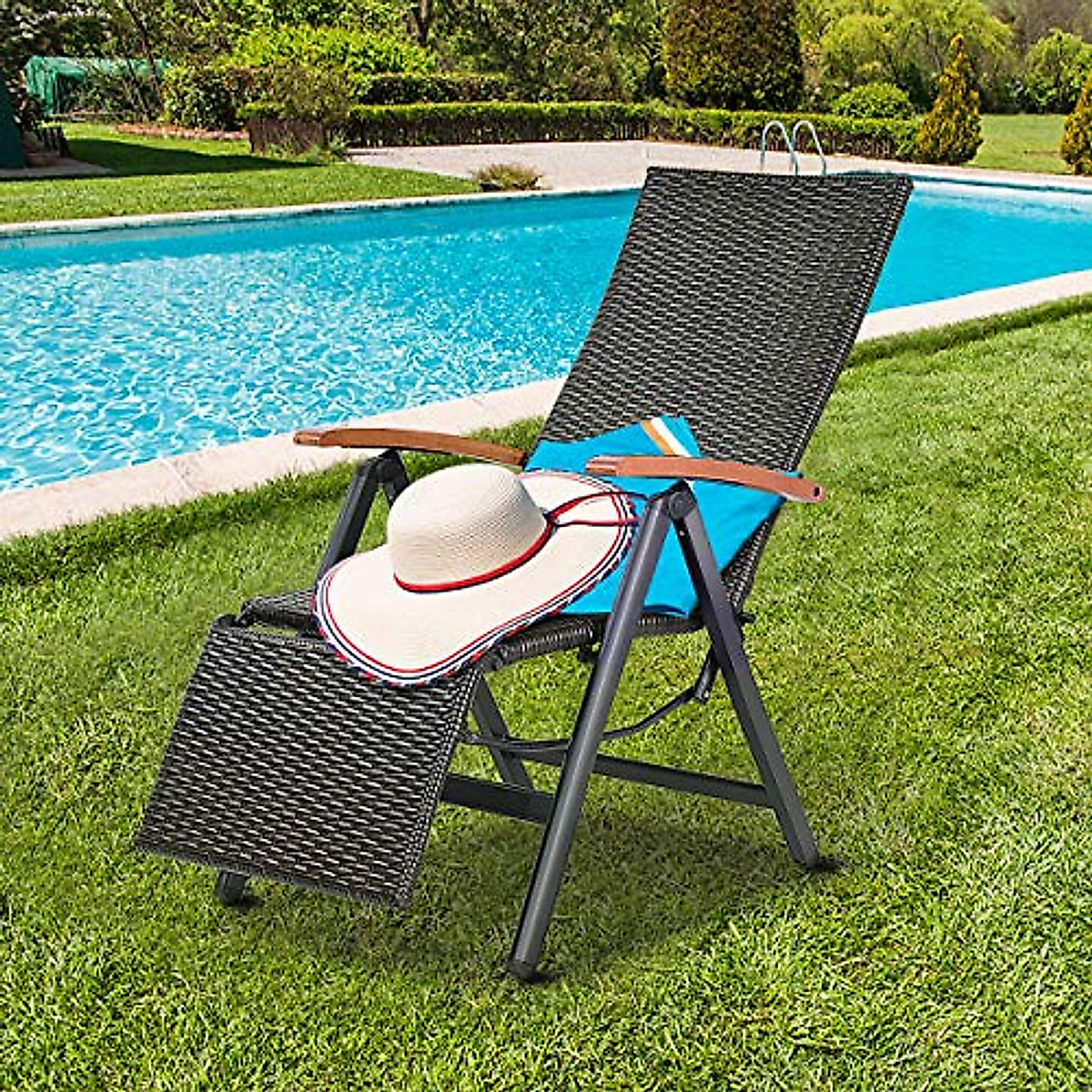 Tangkula Adjustable Chaise Lounge Chair Folding Reclining Beach Yard Pool Rattan Chair