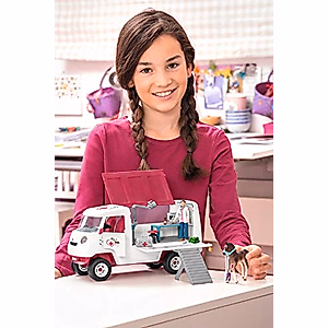 Schleich Horse Club, Horse Toys for Girls and Boys, Mobile Vet Horse Set with Hanoverian Foal Horse Figurine, 17 pieces