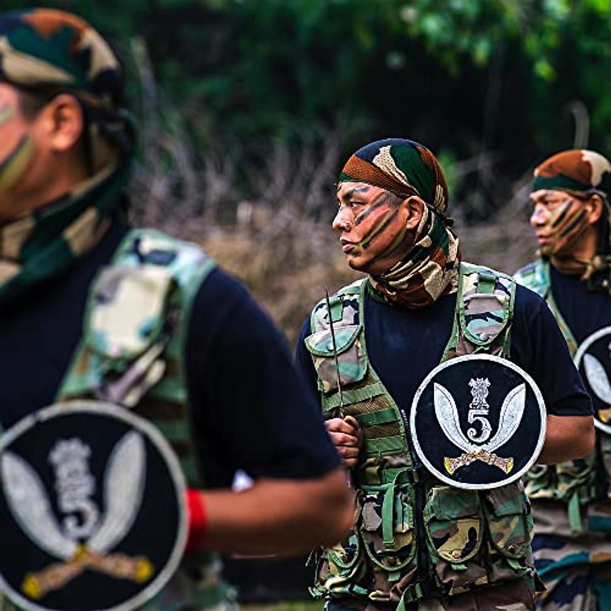 UCANBE Camo Face Paint,3 Color Camouflage Hunting Accessories,Face Paint Sticks,Non-Toxic Militarty Camo Paint,Oil Activated Makeup Sticks for Costume Party,Cosplay,Hunting,Army(Black+Green+Brown)