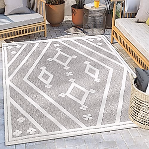 Well Woven Mali Tribal Diamond Pattern Indoor/Outdoor Grey 5'3" x 7'3" High-Low Area Rug