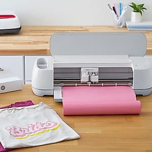 Cricut Smart Iron On (13in x 3ft, Yellow) for Explore 3 and Maker 3 - Matless cutting for long cuts up to 12ft