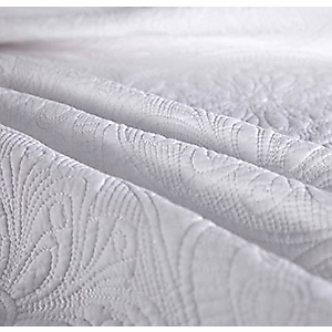 Brandream White Medallion Quilted Throw Blanket for Bed Couch Daybed Cotton Quilt 47 X 60 Inch + 2 King Shams