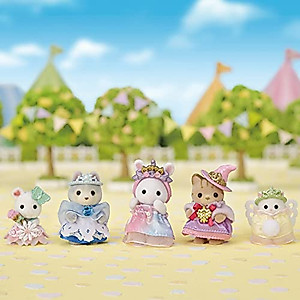 Calico Critters Royal Princess Set - Doll Playset with 5 Figures and Accessories for Children Ages 3+