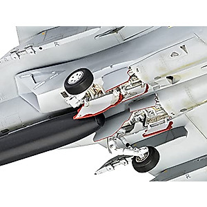 Revell 85-5871 Top Gun Maverick's F/A-18E Super Hornet Fighter Jet Kit 1:48 Scale 161-Piece Skill Level 5 Plastic Model Airplane Building Kit , Gray
