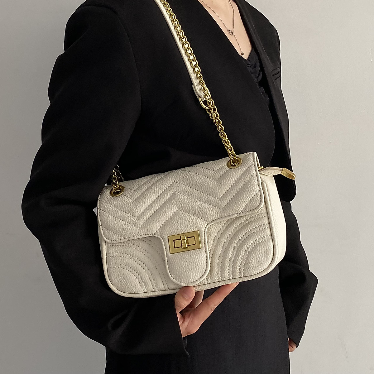 Seagloca 9.4" Women's PU Leather Quilted GG Messenger Shoulder Bag Purse Chain Handbag Crossbody Bag (White