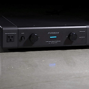 Furman Elite-20 PF i 13-Outlet Ultra Linear AC Power Source