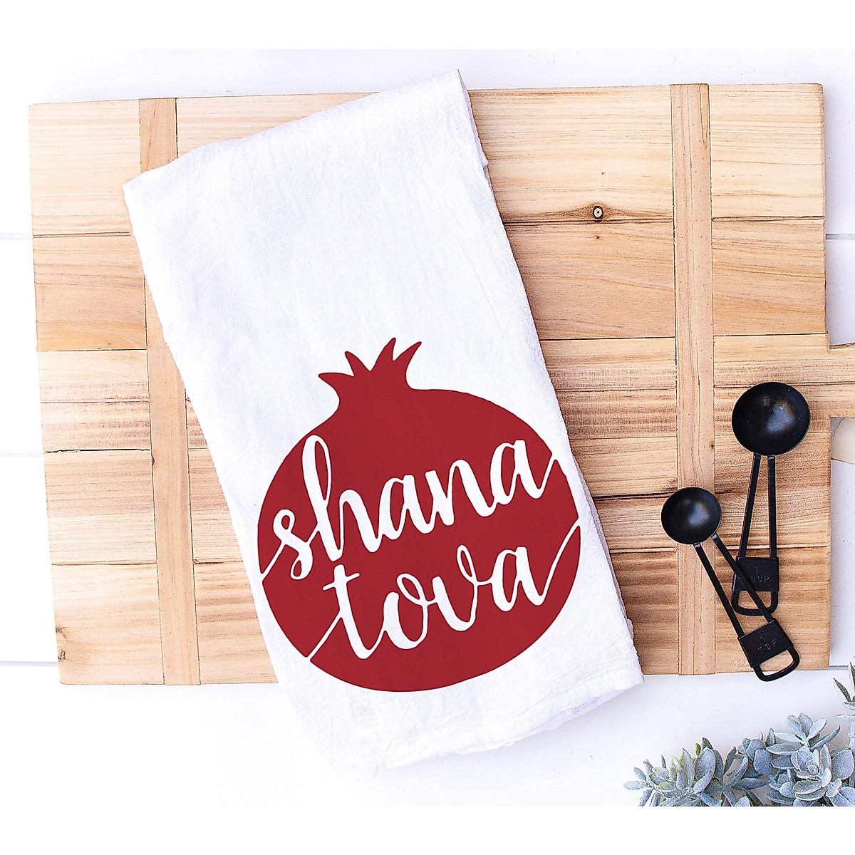 Rosh Hashanah Kitchen Towel, Pomegranate Shana Tova Challah Proofing Towel, Jewish Holiday Hostess Gift (Shana Tova)