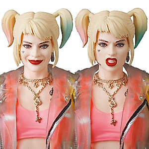 Medicom Birds of Prey: Harley Quinn (Caution Tape Jacket Version) Mafex Action Figure, Multicolor