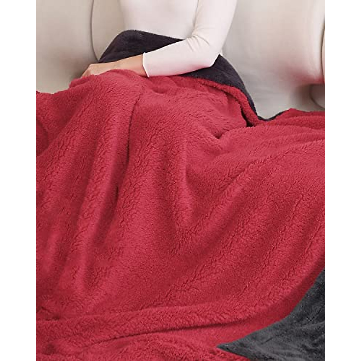 Gemarwel Ultra-Soft Micromink Thick Sherpa Blanket Twin Size for Bed, Reversible Fuzzy Warm Throw Blanket All Season for Men Women Gifts (60X80 Red and Black)