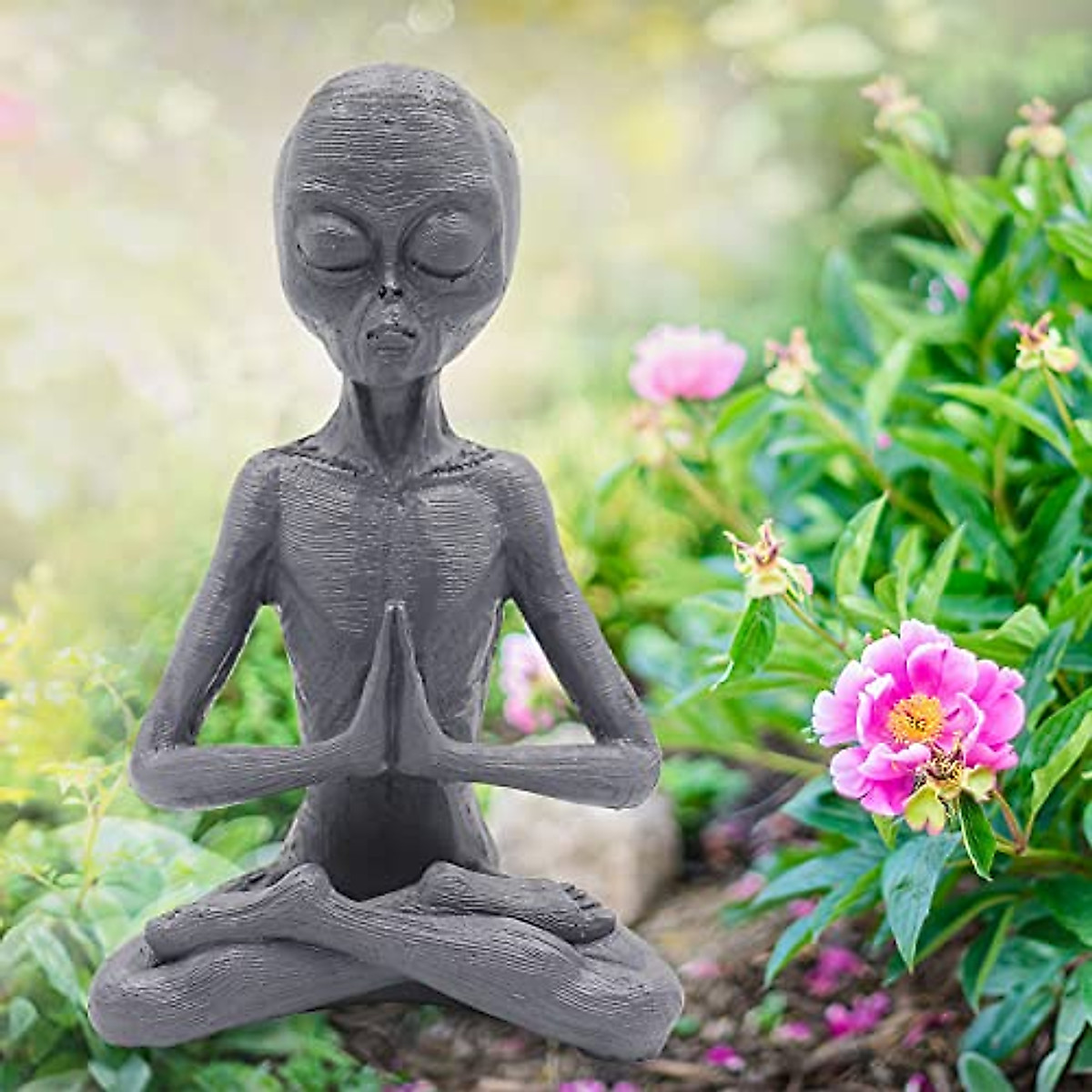 Dnoifne Garden Statue Meditating Alien Sculptures, Meditating Alien Resin Ornament, UFO Indoor Outdoor Garden Decor, Meditating Alien Figurines
