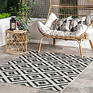 nuLOOM Darrow Moroccan Diamond Indoor/Outdoor Area Rug, 8' x 10', Black and White