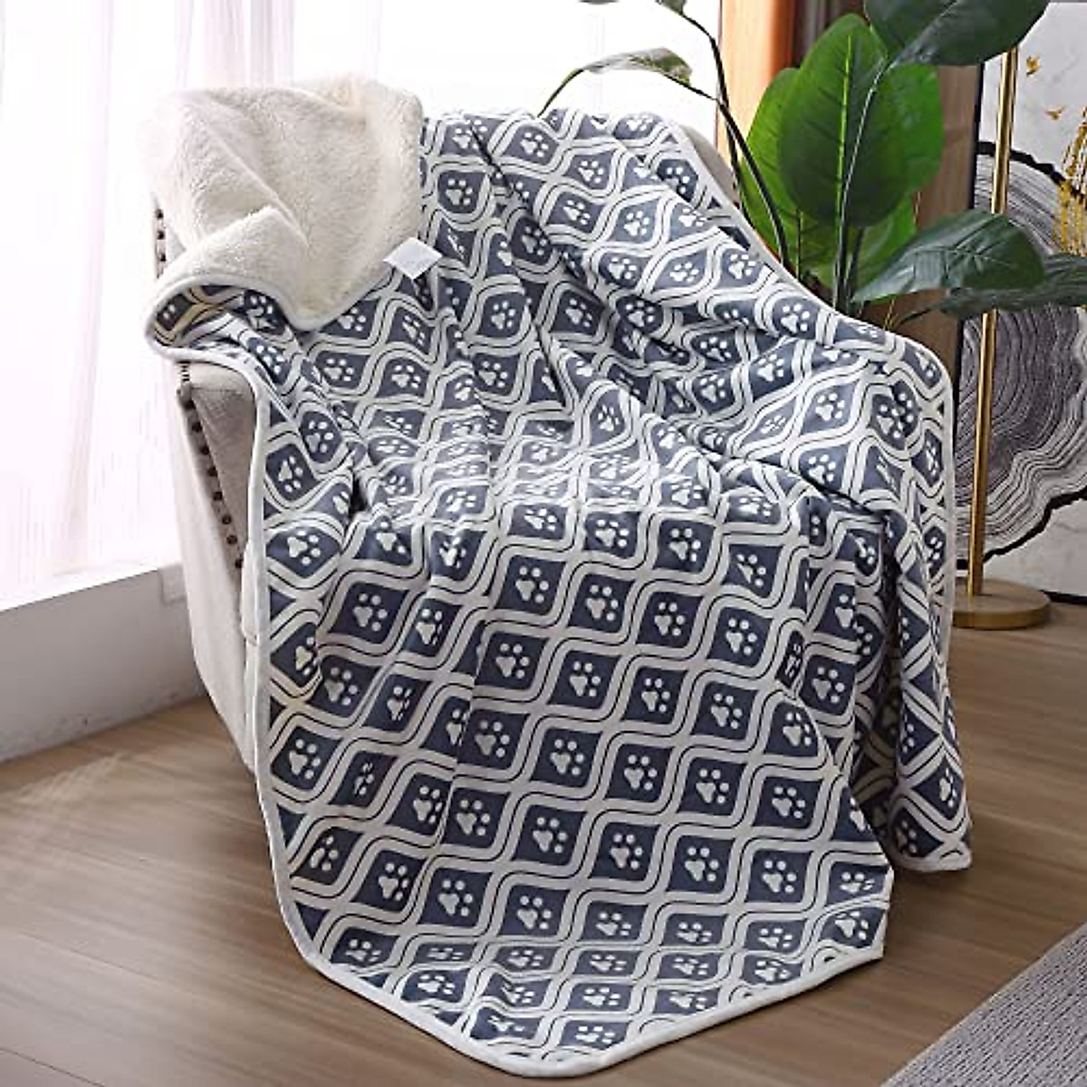 Long Rich Sherpa Fleece Pet Blanket Furniture Protector,Super Soft Warm Plush Pet Throws Blankets(White paw Ogee, 80 L x 60 W)