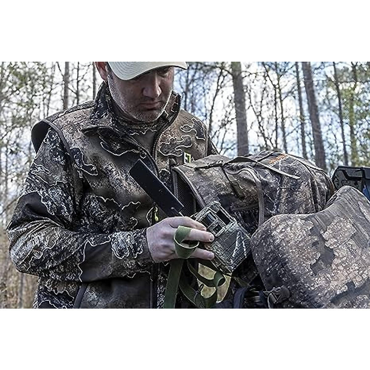 Spartan GoLive2 4G LTE Trail Camera, Wide-Angle Lens,Live Stream,Anti-Theft GPS,On-Demand Image&Video Capture,Real-time Updates,Built-in Lithium Battery,Blackout,Areus Camo + SD Cards (2PK) (Verizon)