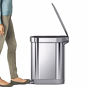 simplehuman 45 Liter / 12 Gallon Slim Hands-Free Kitchen Step Trash Can, Brushed with Plastic Lid & CW0262 3 x paquete de 20 bolsas de basura a medida (60 bolsas), código N, plástico Blanco