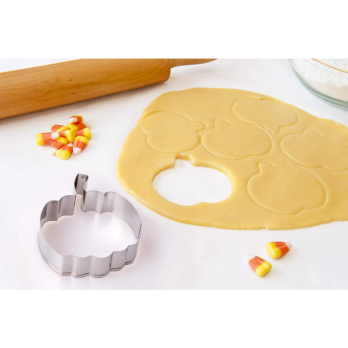 18PCS Halloween Cookie Cutters - Pumpkin,Witch,Bat,Ghost,Cat,Tombstone,Spider, Skull,Candy Corn, Owl,Hat,Cauldron,Broom Party Supplies