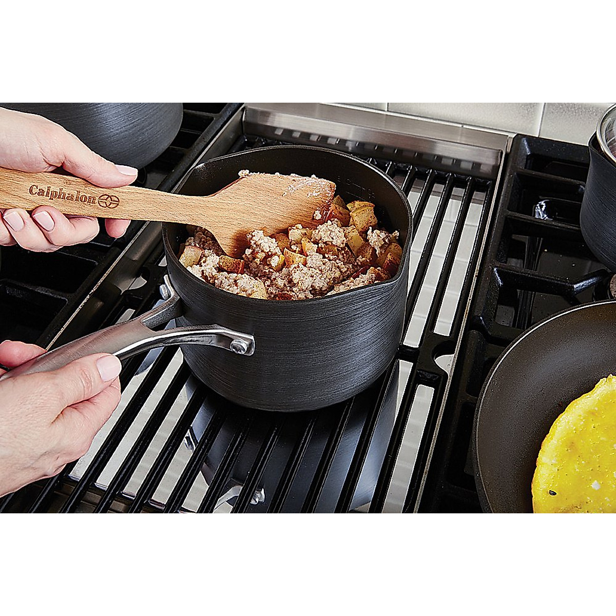 Calphalon 2095259 Classic Nonstick Sauce Pan with Cover, 2.5 quart, Grey