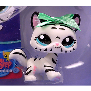 Littlest Pet Shop Online Multi-pack with 5 Trading cards and 5 Welcome Pets from LPSO.com