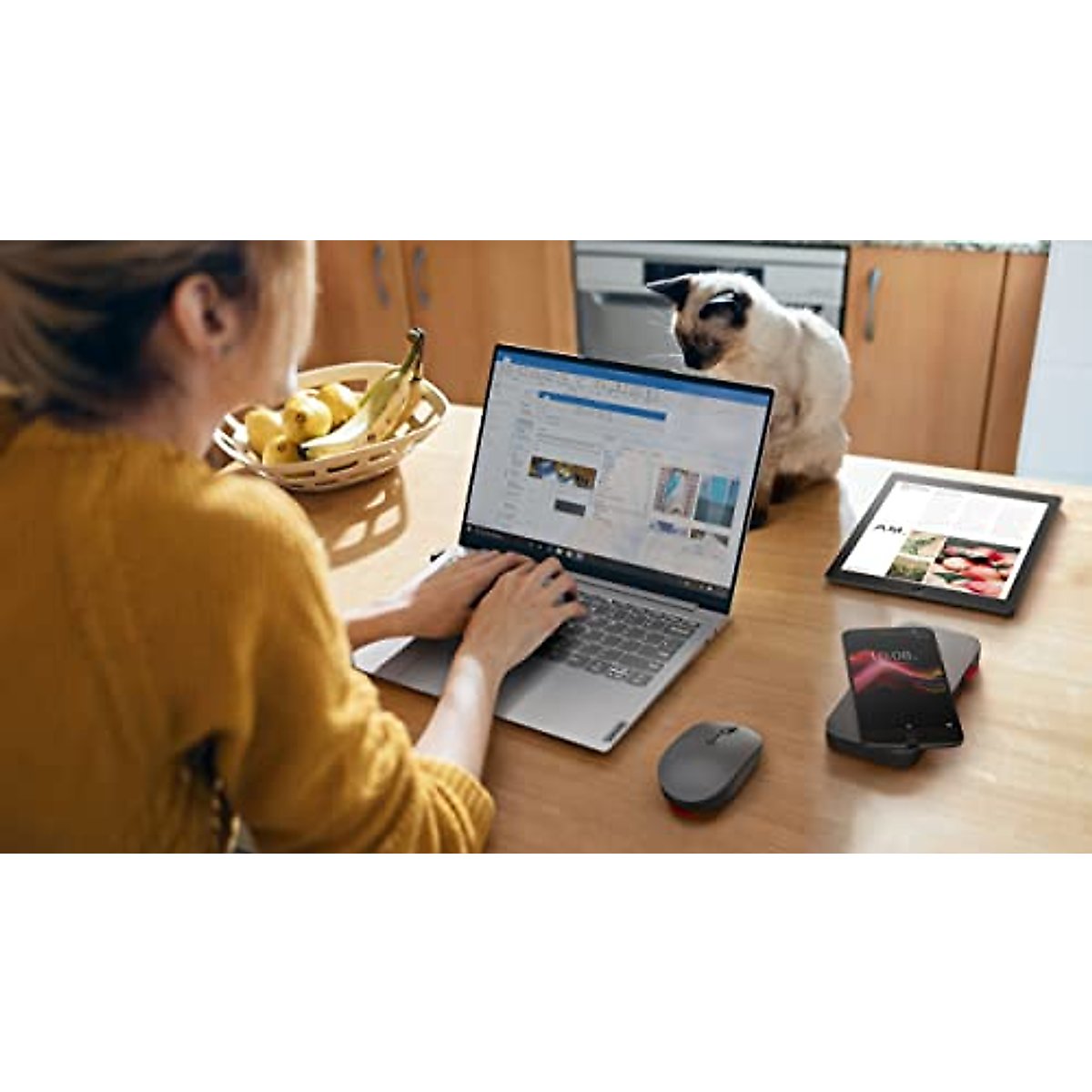 Lenovo Go Multi-Device Wireless Mouse, 2.4GHz Nano USB-C Receiver, Bluetooth, Adjustable DPI, USB-C Rechargeable Battery, Qi Wireless Charging, Ambidextrous, GY51C21211, Grey