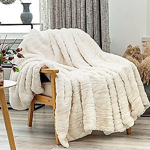 GLORY SEASON Comfy Warm Blanket Faux Fur Throw Blanket Fuzzy Ultra Soft Cozy Fluffy Blanket for Bed Couch and Living Room Sofa,Chair,50x60 inches Off White