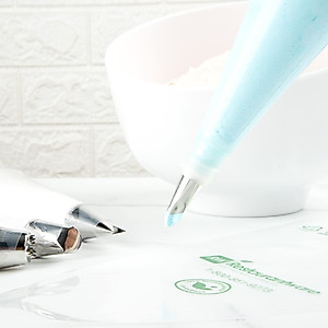 Restaurantware Pastry Tek Piping Tip 1 Reusable Ruffle Icing Tip - #86 Dent-Resistant Stainless Steel Pastry Tip Dishwasher-Safe Decorate Cupcakes Cakes or Cookies