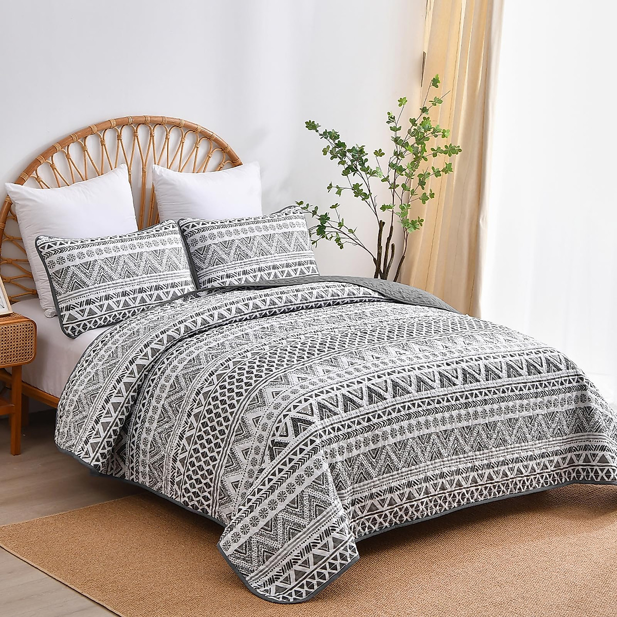 DJY Boho Quilt Set King Size, 3 Pieces Grey White Striped Geometric Bedspread Coverlet Set with 2 Pillowcases Soft Lightweight Microfiber Bohemian Quilt Bedding Set for All Season 103"x90"