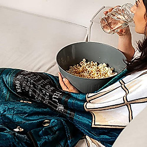 Surreal Entertainment Doctor Who TARDIS Oversized Plush Throw Blanket | Cozy Sherpa Cover For Sofa, Bed | Super Soft Fleece Blanket | Official BBC One Collectible | 45 x 60 Inches, Blue, One Size