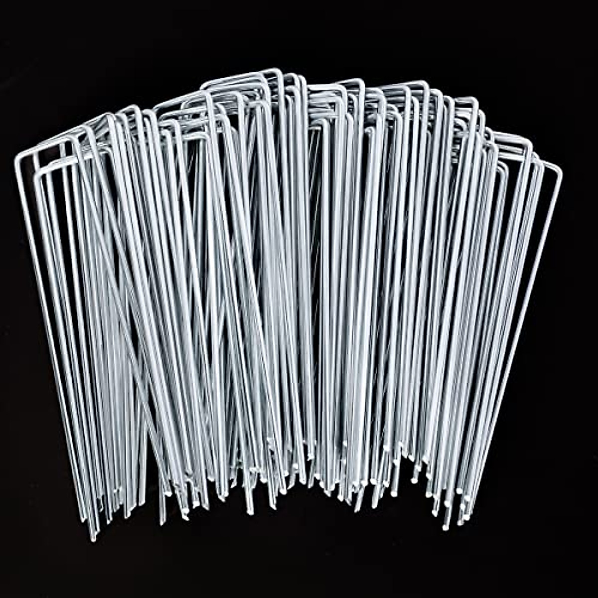 100 Pcs Garden Staples 6 Inch U-Shaped Landscape Staples,11 Gauge Heavy Galvanized Garden Staples are Suitable for Outdoor Fabric Irrigation Hoses, Artificial Turf Nails, Fixed Fences and Tents.