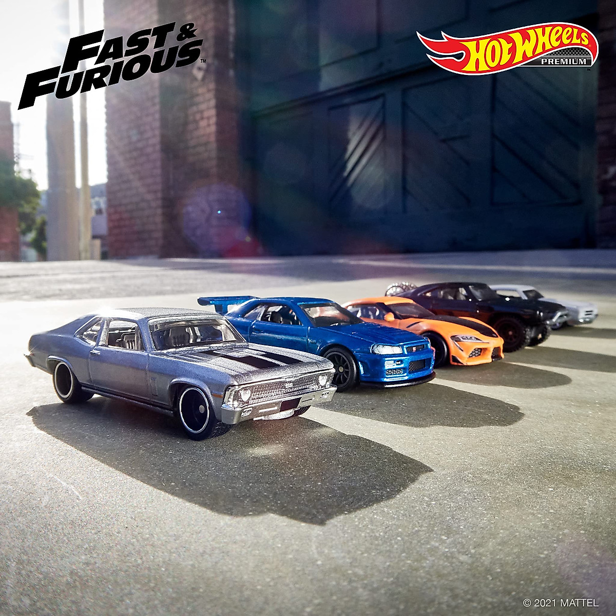 Hot Wheels Fast & Furious Collection of 1:64 Scale Vehicles from The Fast Film Franchise, Modern & Classic Cars, Great Gift for Collectors & Fans of The Movies