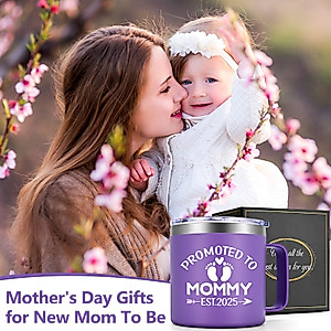 GINGPROUS New Mom Gifts, 14oz Promoted To Mommy Est 2025 Insulated Stainless Steel Coffee Mug, Mothers Day Gifts for New Mama To Be, First Time Mom, Mother, Mommy Pregnancy, Baby Shower, Purple