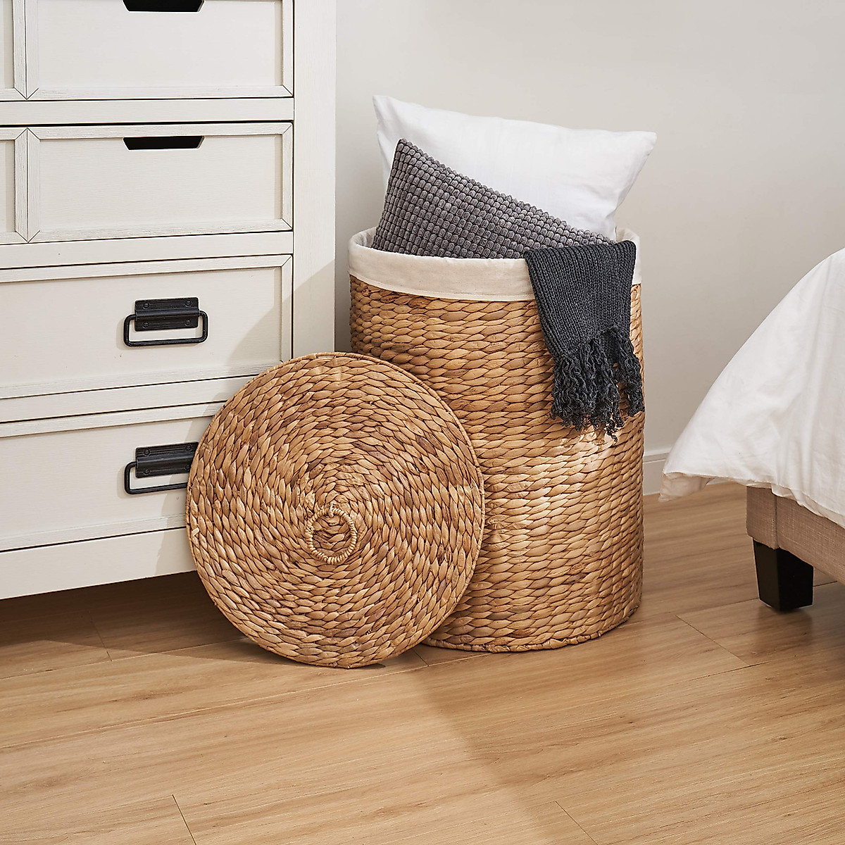 Round Woven Wicker Laundry Hamper with Lid - Large Water Hyacinth Storage Wicker (Natural Brown, 15"L x 15"L x 20"H)