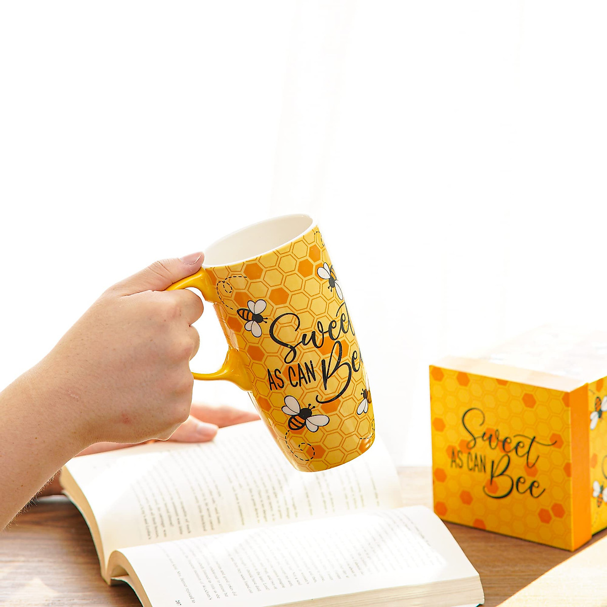 Voltogar Ceramic Mug Travel Coffee Cup with Lid Gift for Home & Office, 17oz Porcelain Tall Tea Latte Cup with Handle, Animals Art Pattern in Color Box, 6.5" H