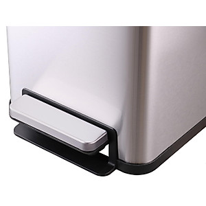The Step N' Sort Slim Design, 2 x 21.5L Dual Trash and Recycling Bin