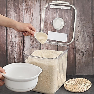 Tyminin Large Airtight Food Storage Containers, Plastic Pantry Storage Boxes with Measuring Spoon, Keep Fresh, Clear