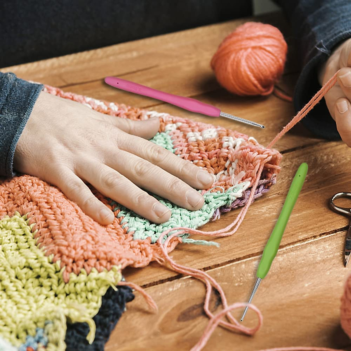 Crochet Hooks 2.0mm 2.5mm 3.0mm Crochet Needles QLRFFLJOY 3 pcs Crochet Hook Set DIY Yarn Weaving Tools for Knitting Gloves, Shoes, Bags, Hats, Socks, Scarf