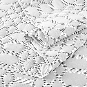 GREAGLE Quilts Queen Size, Full Size Lightweight Bedspread Coverlet Set with 2 Pillow Sham(20 x 26 in), (White, 90x90 Inches)