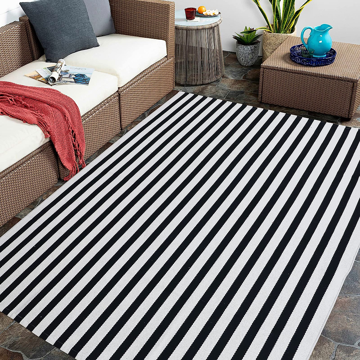 Black and White Striped Outdoor Rug 4'x6' Indoor Outdoor Porch Rug Washable Farmhouse Layered Door Mats Cotton Hand-Woven Welcome Mats Throw Carpet for Entryway/Home Entrance/Patio(4'x6')