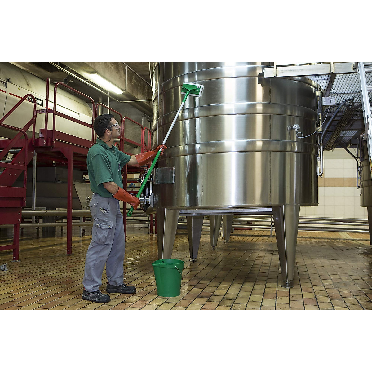 Vikan, Green Handle,59",AL, 2937