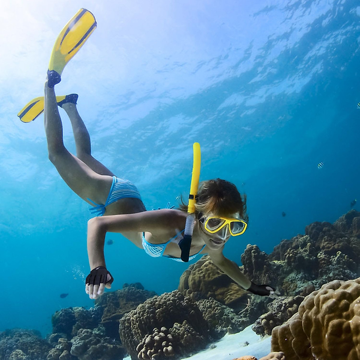 FitsT4 Sports Half Finger Padded Palm Gloves for Diving, Sailing, Jet Skiing, Stand-UP Boarding, Kayaking and Water Skiing, Perfect for Men&Women&Youth