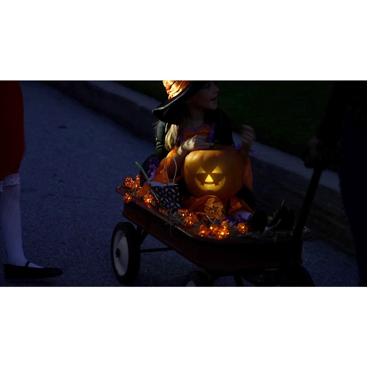 ANIMAT3D Jabberin' Jack Talking Animated Pumpkin with Built in Video Projector & Speaker Plug'n Play