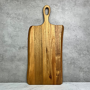 Quessento Home Acacia Wood Wavy Edge Cheese and Charcuterie Serving Board with Handle, Large (20-1/2”L)