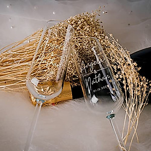 Personalized Wedding Champagne Flutes for Bride and Groom - Set of 2, 7 oz, 2 Designs - Champagne Glasses for Engagement with Your Names and Date - D1