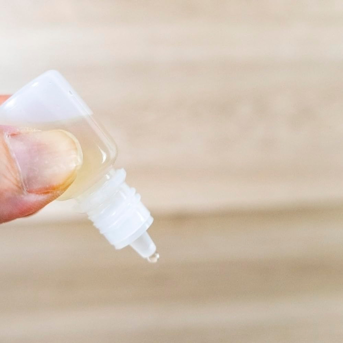 Jarvials Squeezable Dropper Bottles 20pcs 5ml Empty Plastic Squeezable Eye Liquid Dropper with Screw Cap