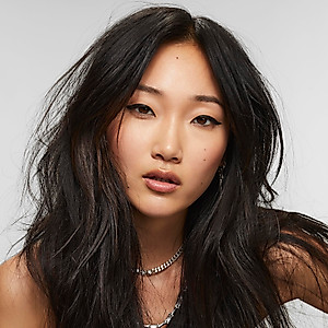 Bumble and bumble. Prêt-à-powder Dry Shampoo Powder | Adds Volume, Texture + Absorbs Oil | Non-Aerosol | Wavy + Straight, 2 Ounce