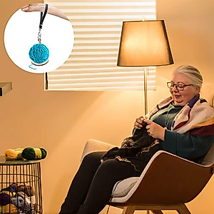 Portable Wrist Yarn Holder Yarn Storage Prevents Yarn Tangling and Misalignment Yarn Holder for Knitting, Knitting Supplies Gift for The Craft Lovers